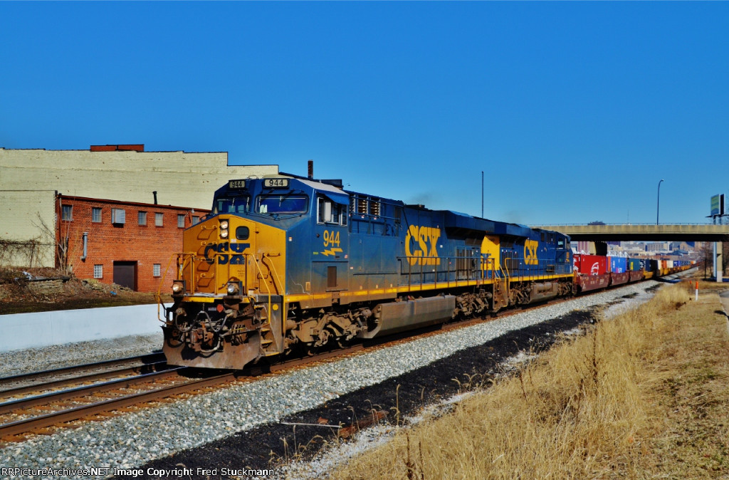 CSX 944 & 890